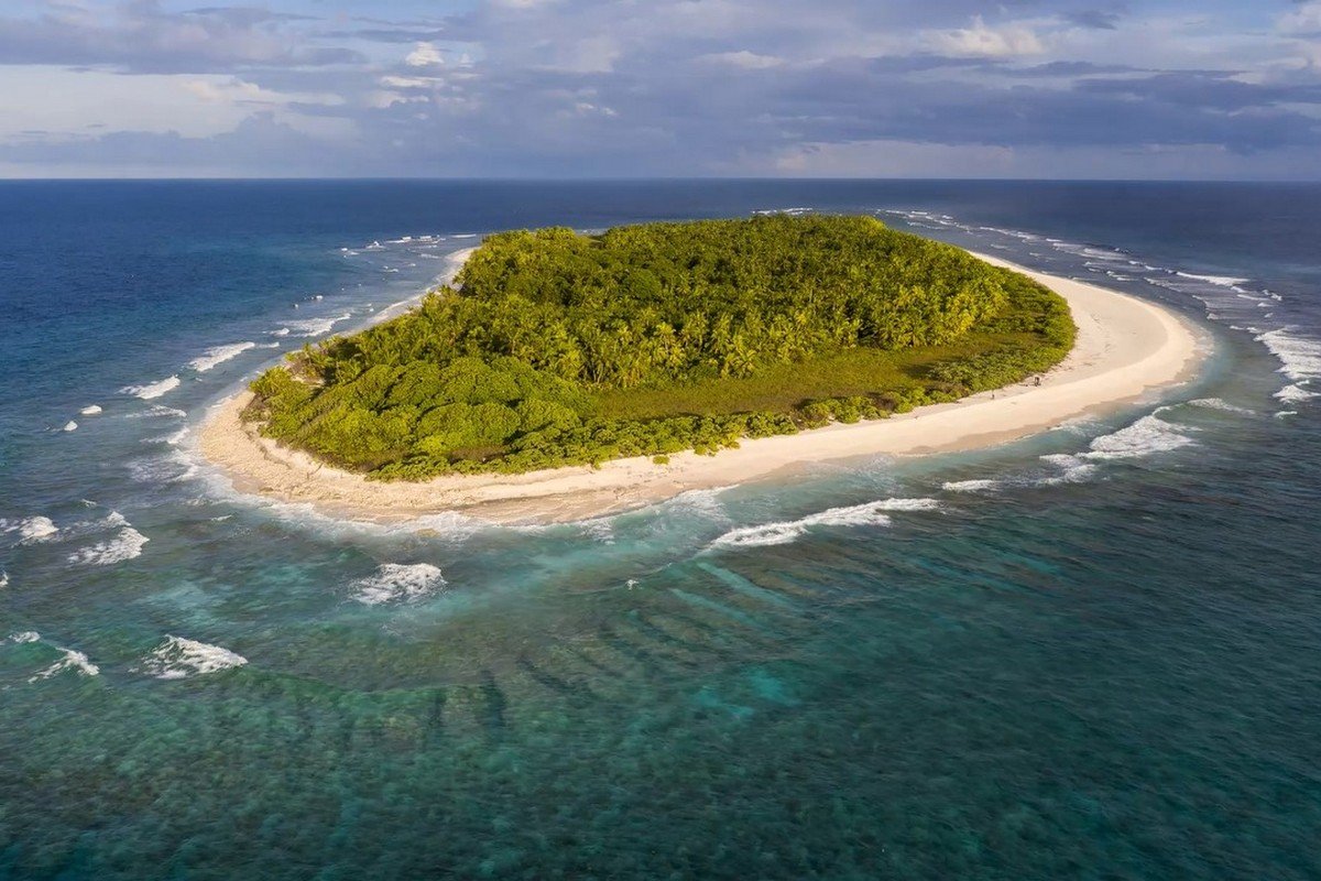 Mission scientifique Suivi des raies et requins aux Chagos avec Antsiva